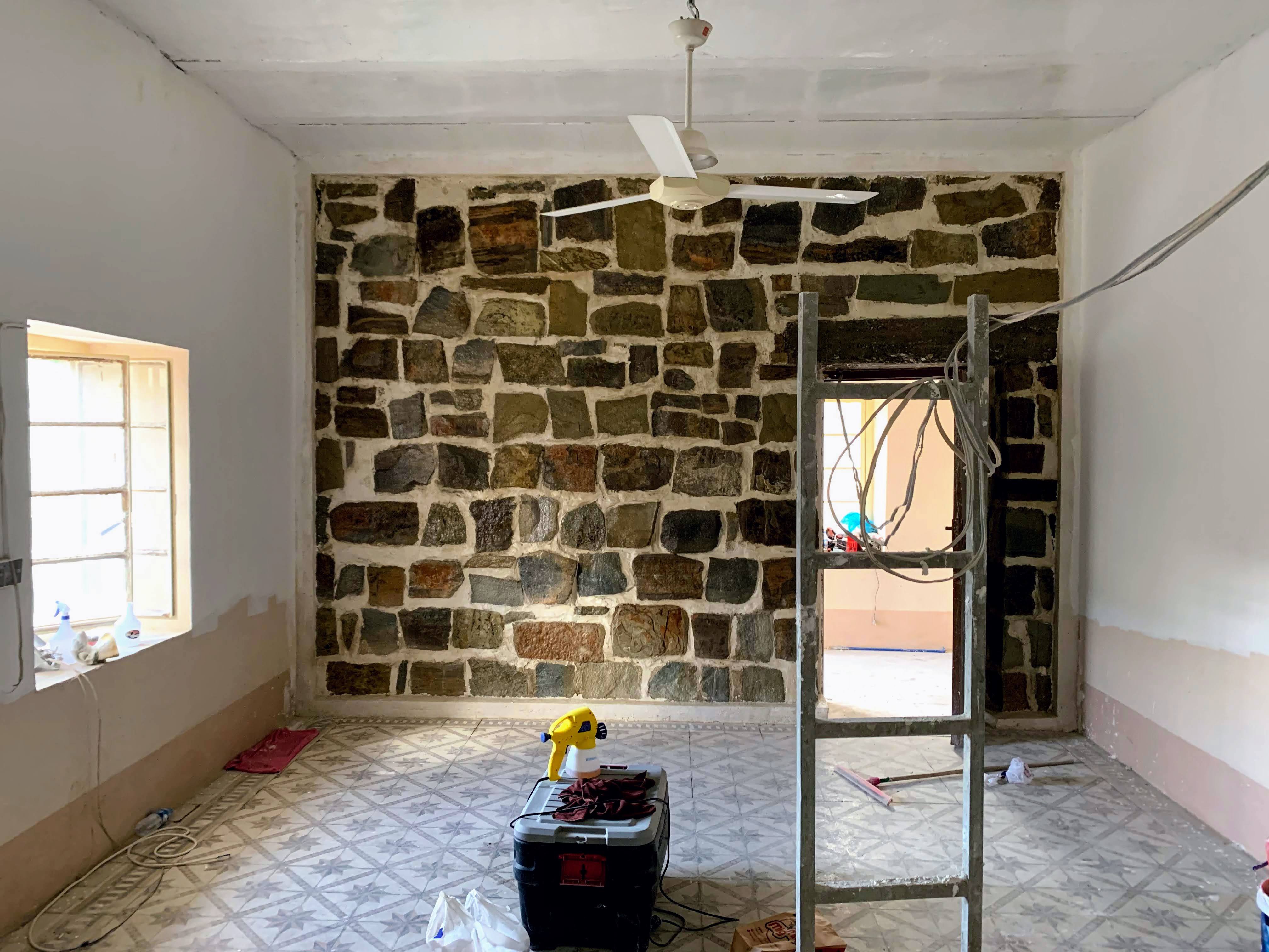 From Leprous Plaster to Gleaming Stone – Entrusted to the Dirt